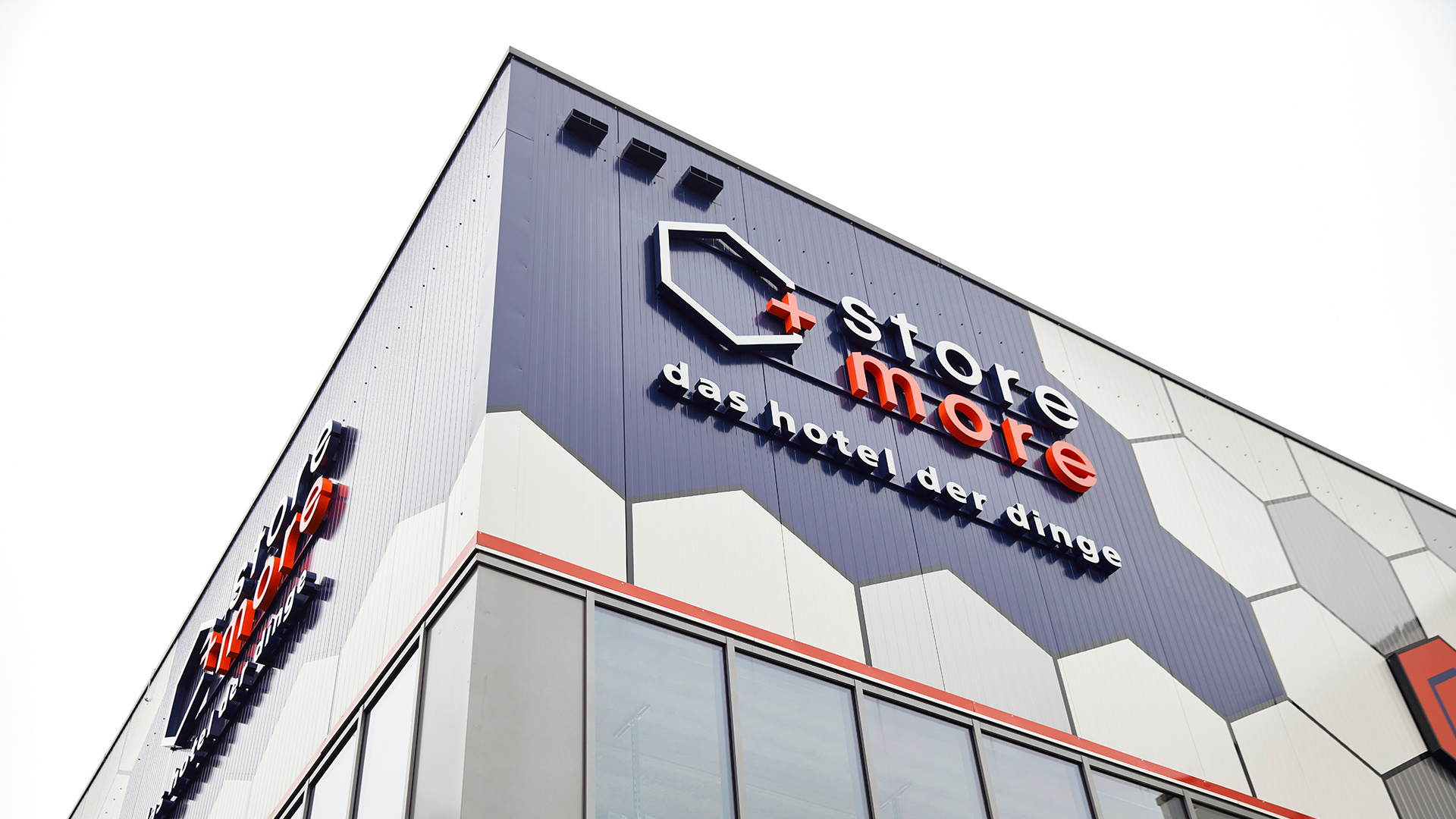 Sensorberg digitalizes three new storemore self-storage locations | Sensorberg